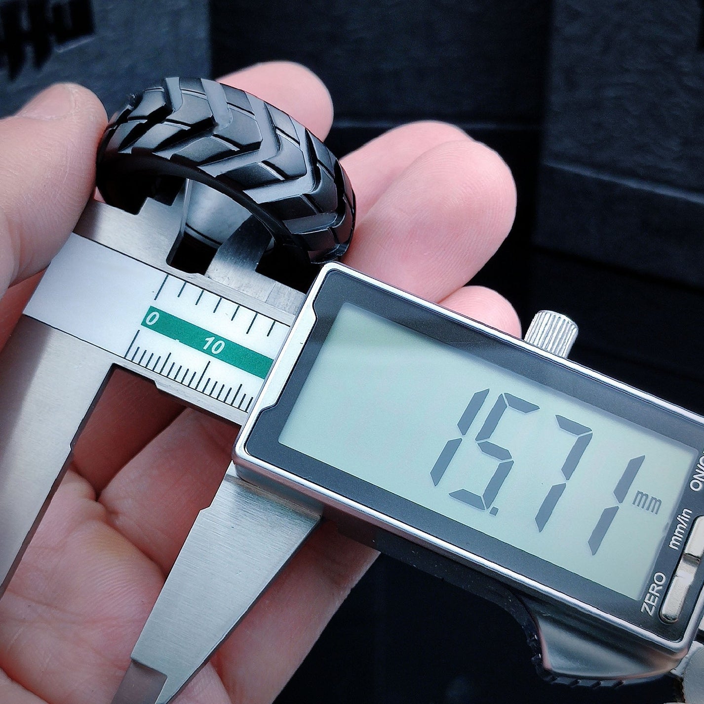 Dual Function Stainless Steel Motorcycle Tire Fidget Ring – buckmen.com